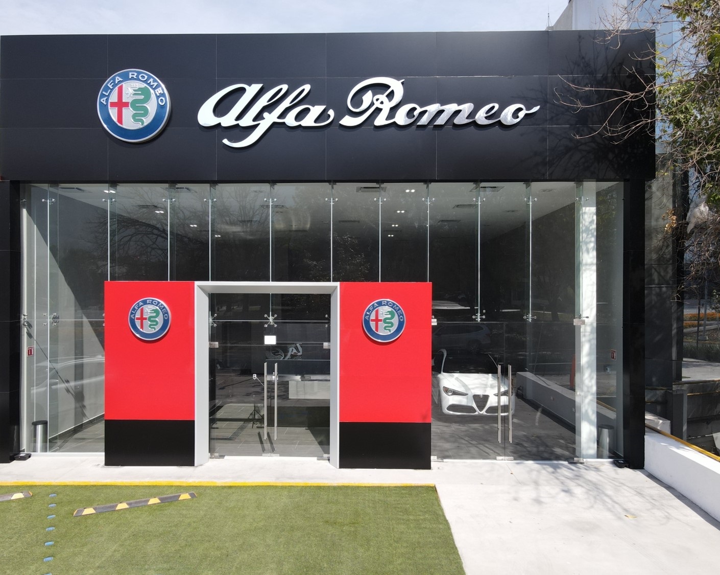 Alfa Romeo México inaugura exclusiva boutique en Monterrey